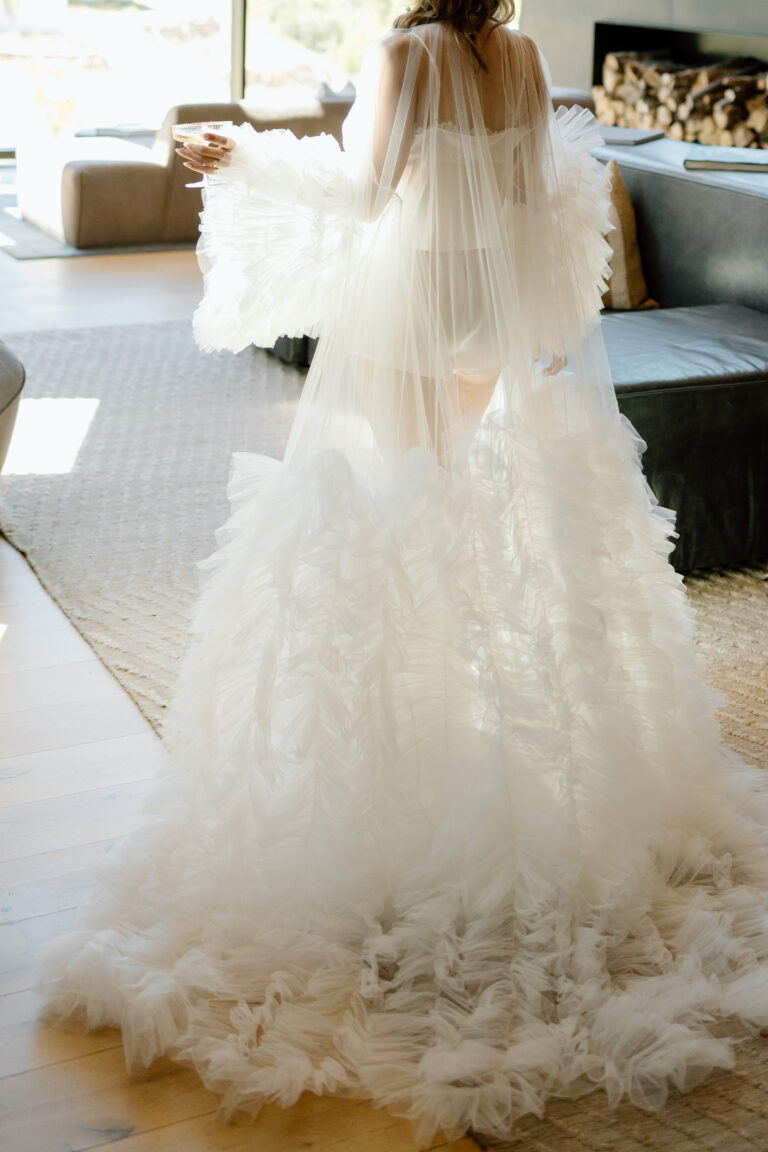 Dramatic Flair for Days - Utah Valley Bride